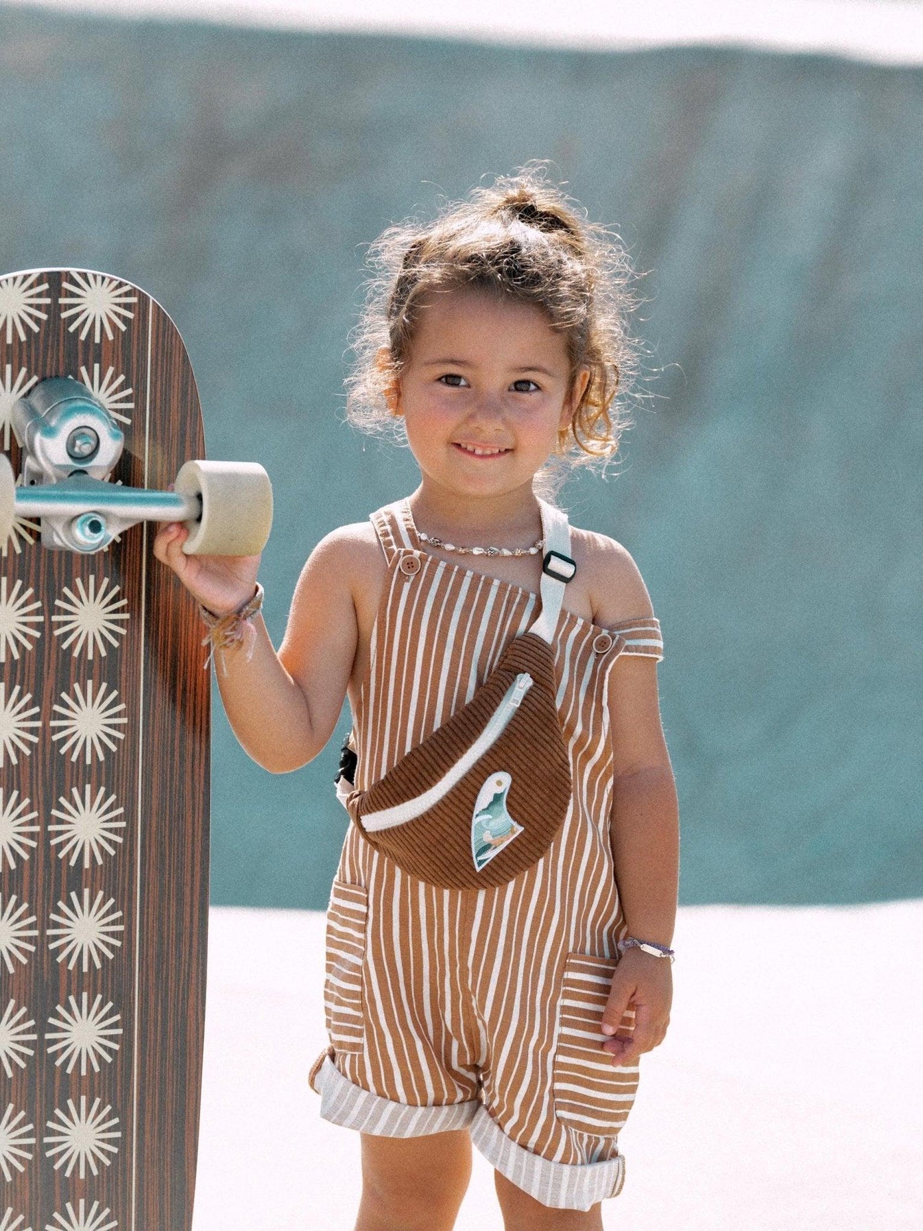 Mini banane enfant en velours côtelé marron / Empty barrel – Les Rideuses